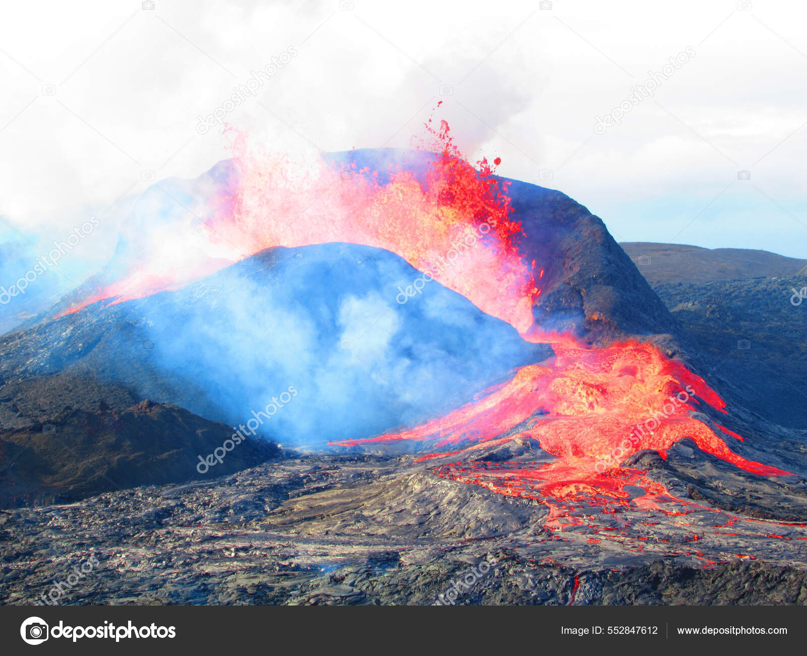 Mountain Landscape Smoke Clouds — Stock Photo © Wirestock #552847612
