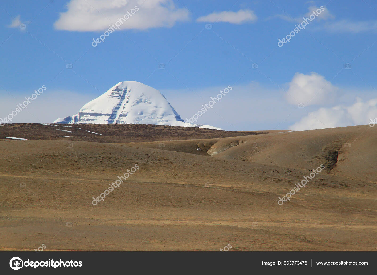 Beautiful View Mountains Desert — Stock Photo © Wirestock #563773478