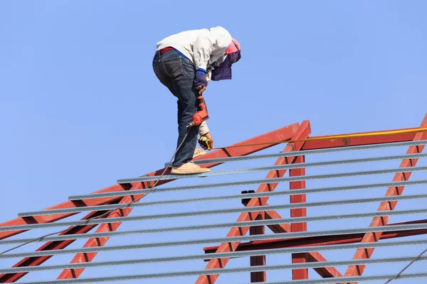 Labor working in construction site for roof prepare — Stock Photo ...