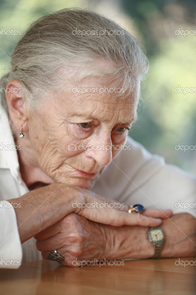 Senior woman pondering — Stock Photo © logoboom #32908655