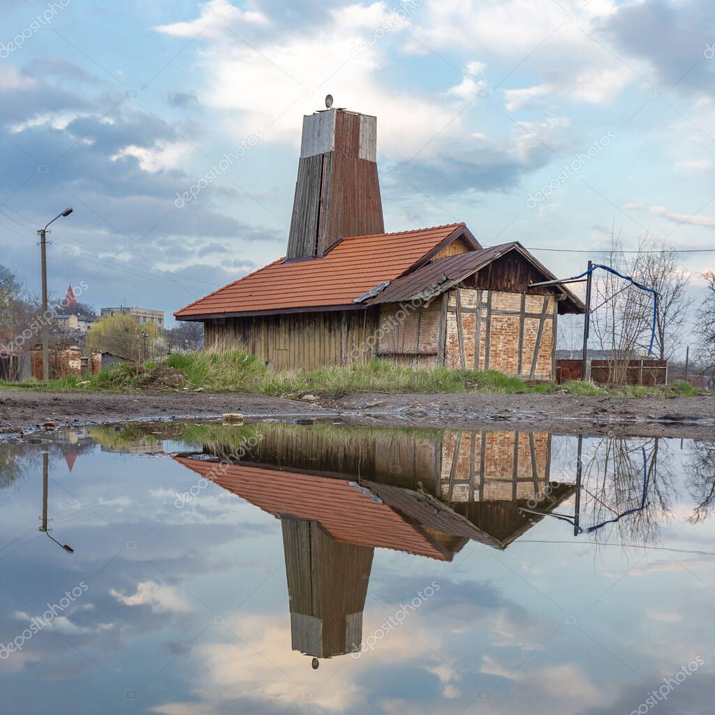 DROHOBYCH, UCRANIA - 10 DE ABRIL DE 2021: Drohobych planta de sal en la ...