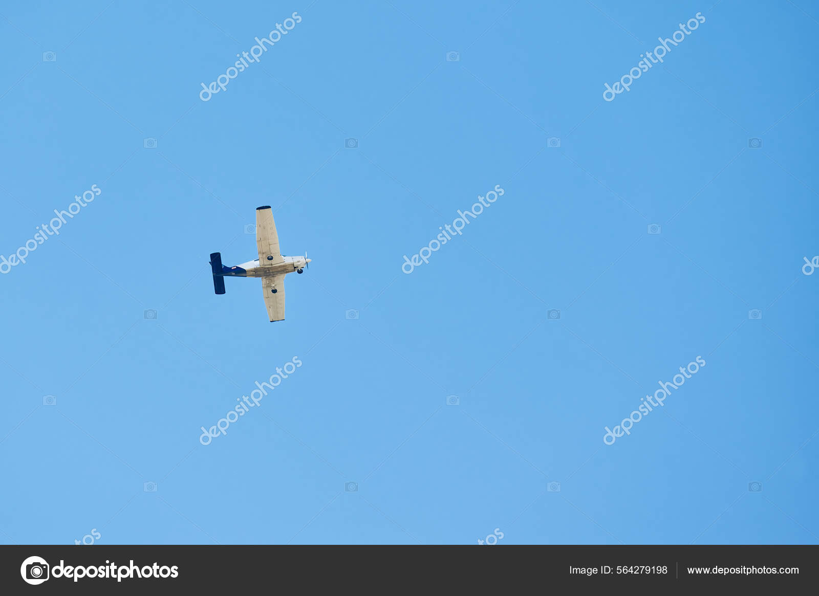 Small Recreational Plane Ideal Flight Practice Flying Blue Sky Clear ...