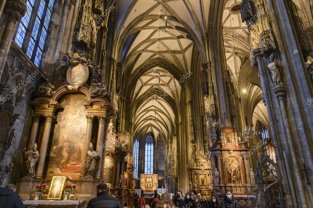 Hermoso interior gótico de la Catedral de San Esteban Stephansdom ...