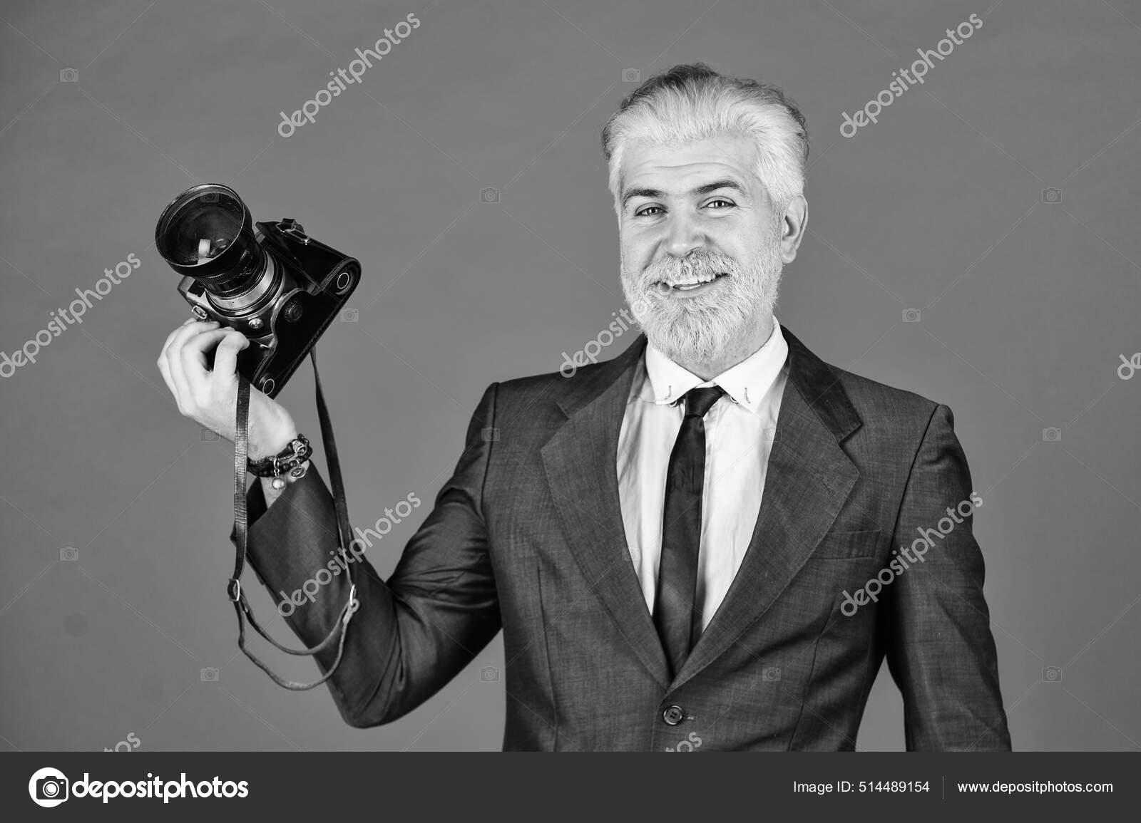 Manual settings. Photographer with beard mustache. Vintage style trend ...