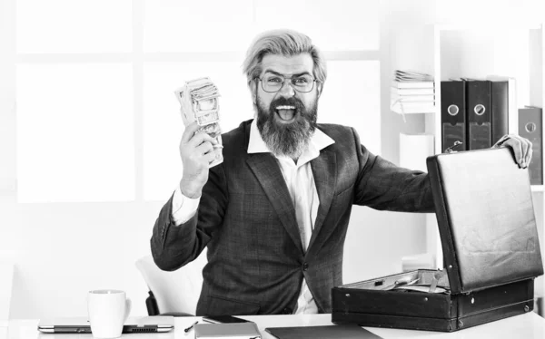 Financial consulting. Financial director. Financial success. Cash ...