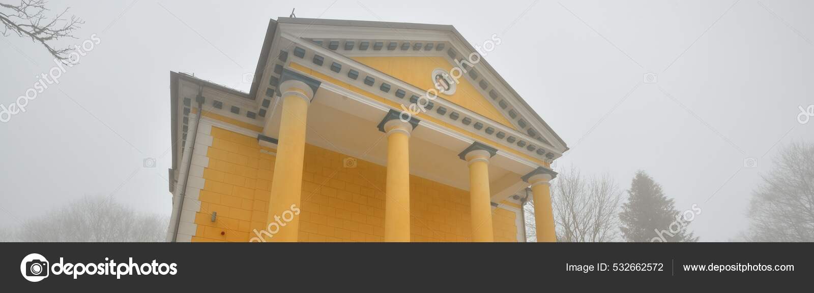 Old Restored Yellow Manor Forest Hill Dark Tree Silhouettes Fog — Stock ...