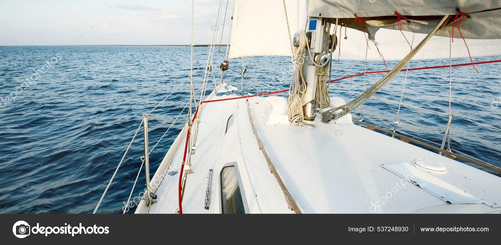 White Sloop Rigged Yacht Sailing Sea Sunset Clear Sky View — Stock ...