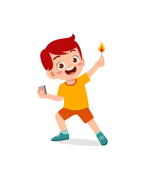 Felice Bambino Carino Indossando Uniforme Vigile Del Fuoco Tenendo ...