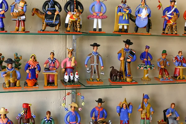 Ceramic craft figurines – Stock Editorial Photo © zacariasdamata #51257049
