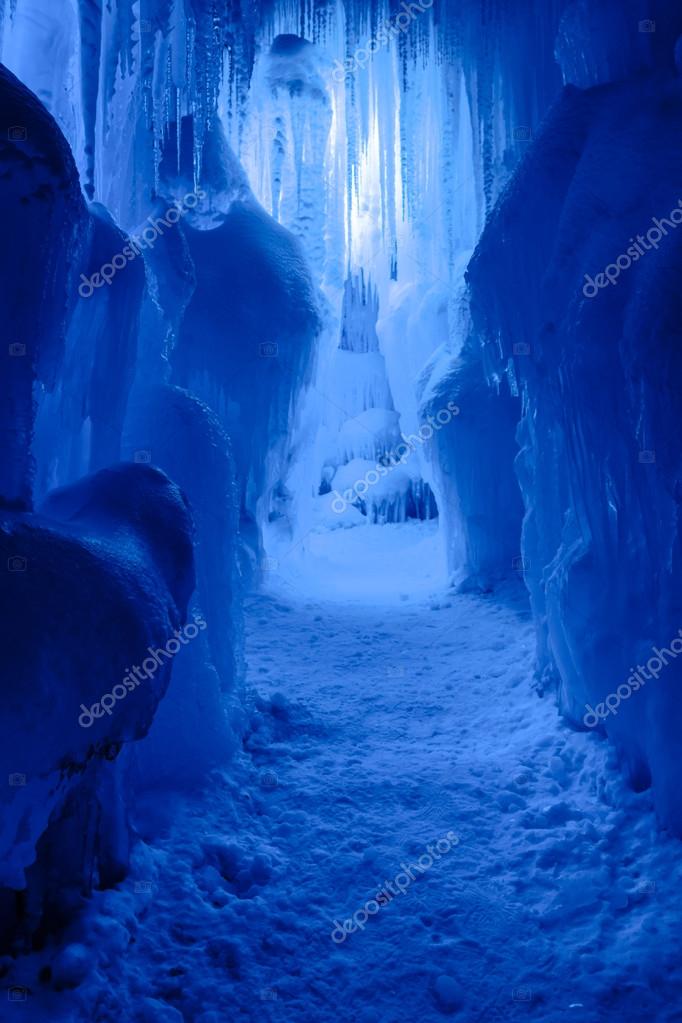 Ice Castles icicles and ice formations — Stock Photo © TeriVirbickis ...