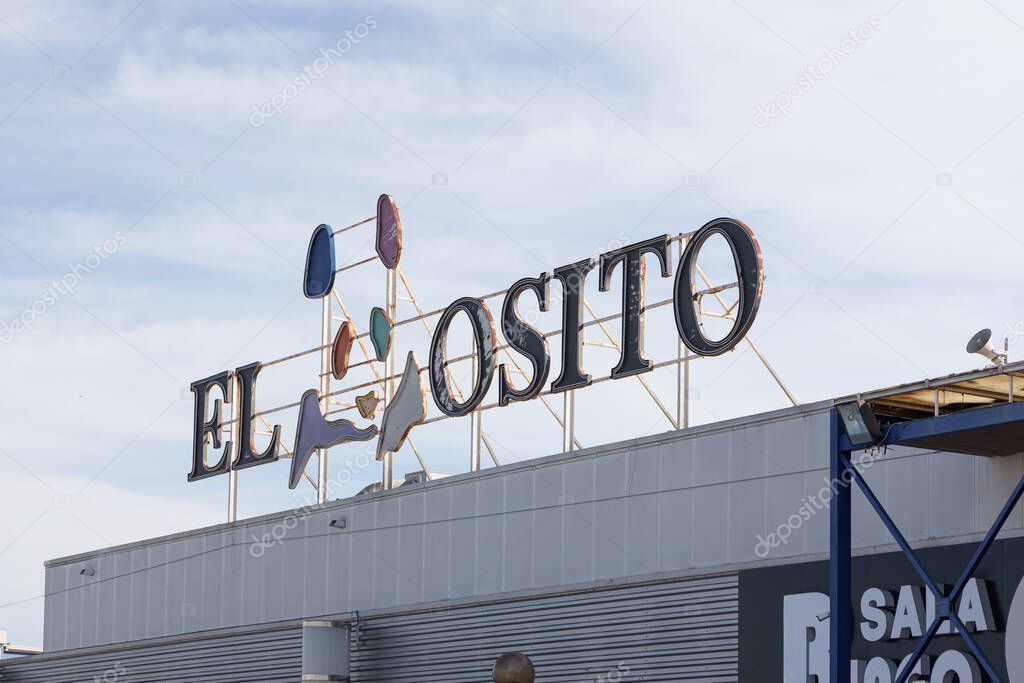 LA ELIANA, ESPAÑA - 27 DE OCTUBRE DE 2021: El Osito es un centro ...