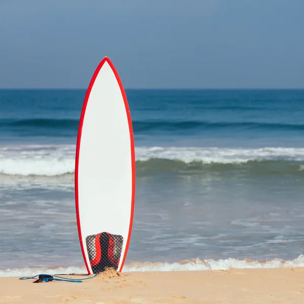 Surfboard in the sand | Surfboard in the Sand — Stock Photo ...