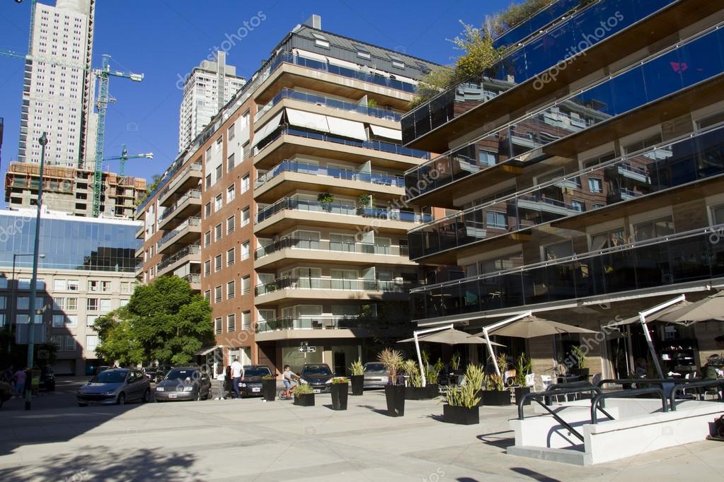 Edificios de oficinas y residenciales y de Puerto Madero en Buenos Aires 2022