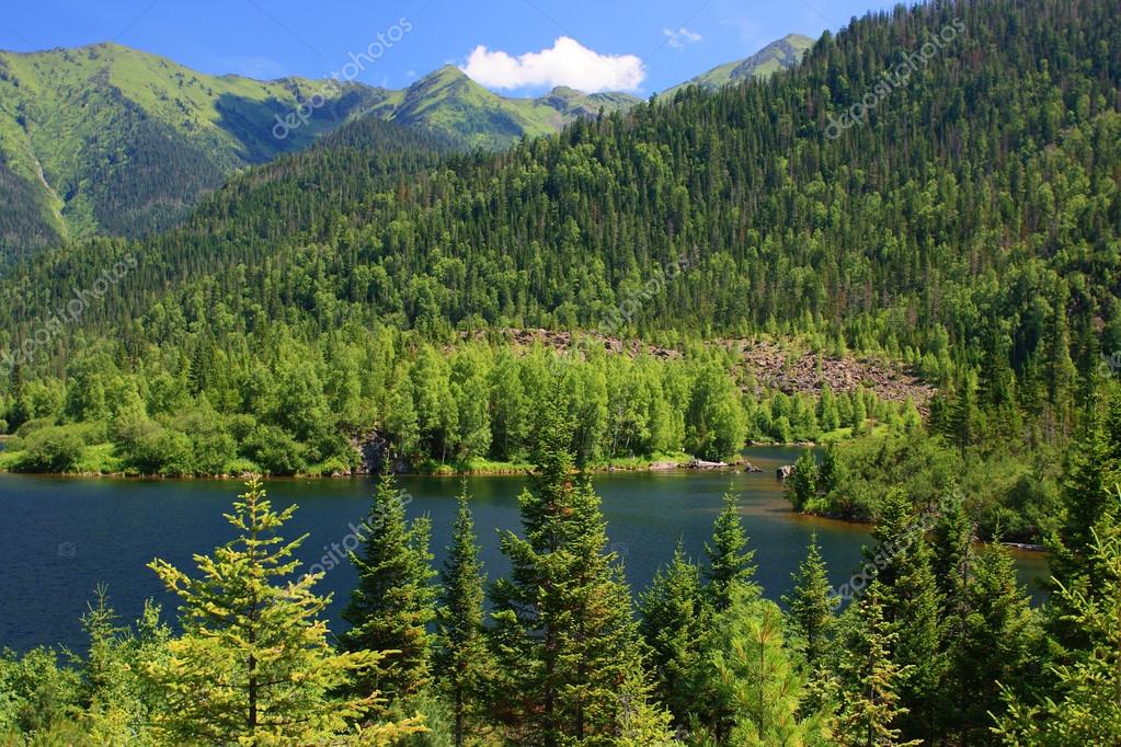 Lagos Sable. Khamar-Daban, sur del territorio cercano a Baikal. 2023