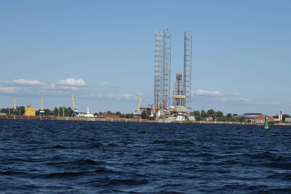 Ensco 101 plataforma de perforación flotante, grúas de perforación ...