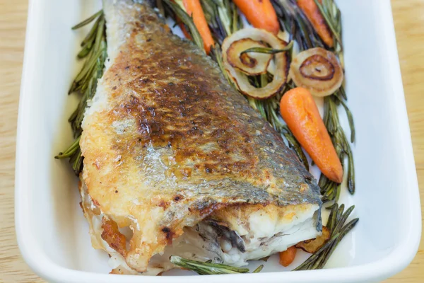 Truta recheada com legumes Stock Photos, Royalty Free Truta recheada ...