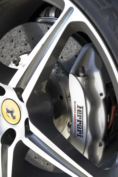 Aro roda ferrari Stock Photos, Royalty Free Aro roda ferrari Images ...