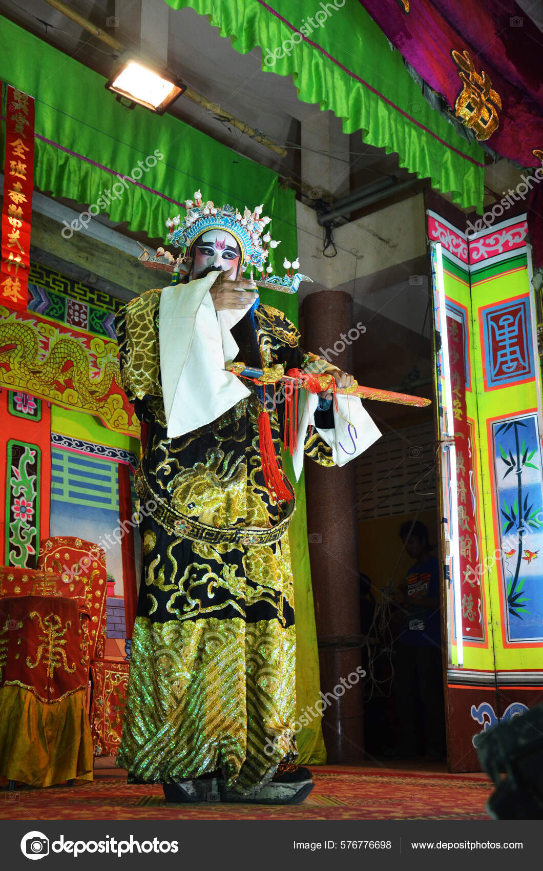 Thai People Chinese Descent Acting Playing Present Traditional Chinese ...