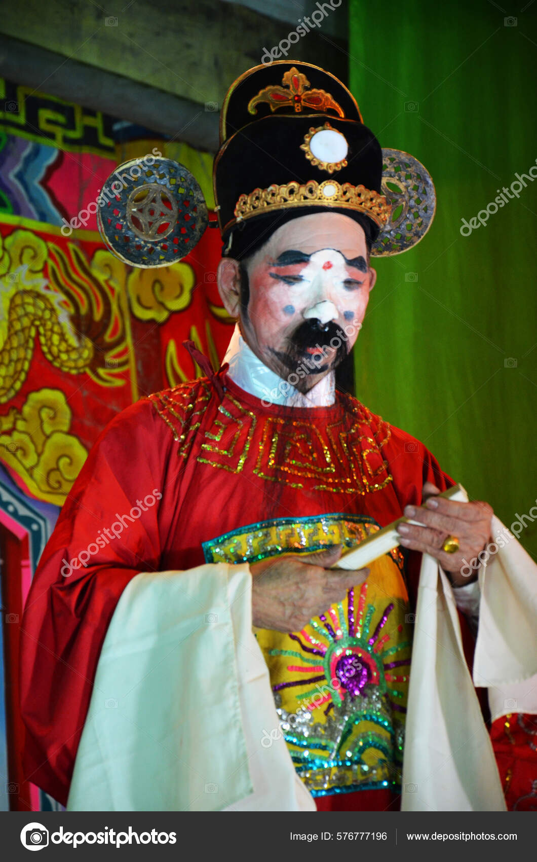 Thai People Chinese Descent Acting Playing Present Traditional Chinese ...