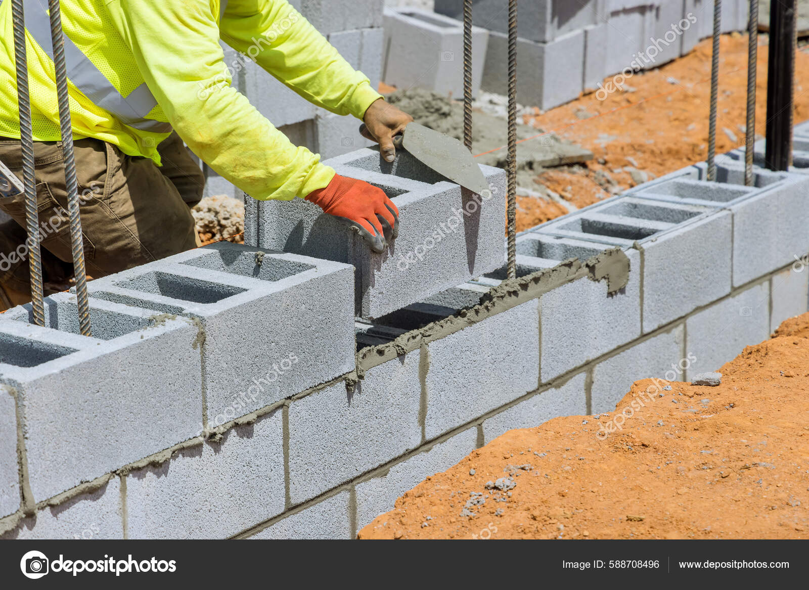 Mason Who Laying Mounting Aerated Concrete Blocks Wall Construction Site — Stock Photo © photovs ...