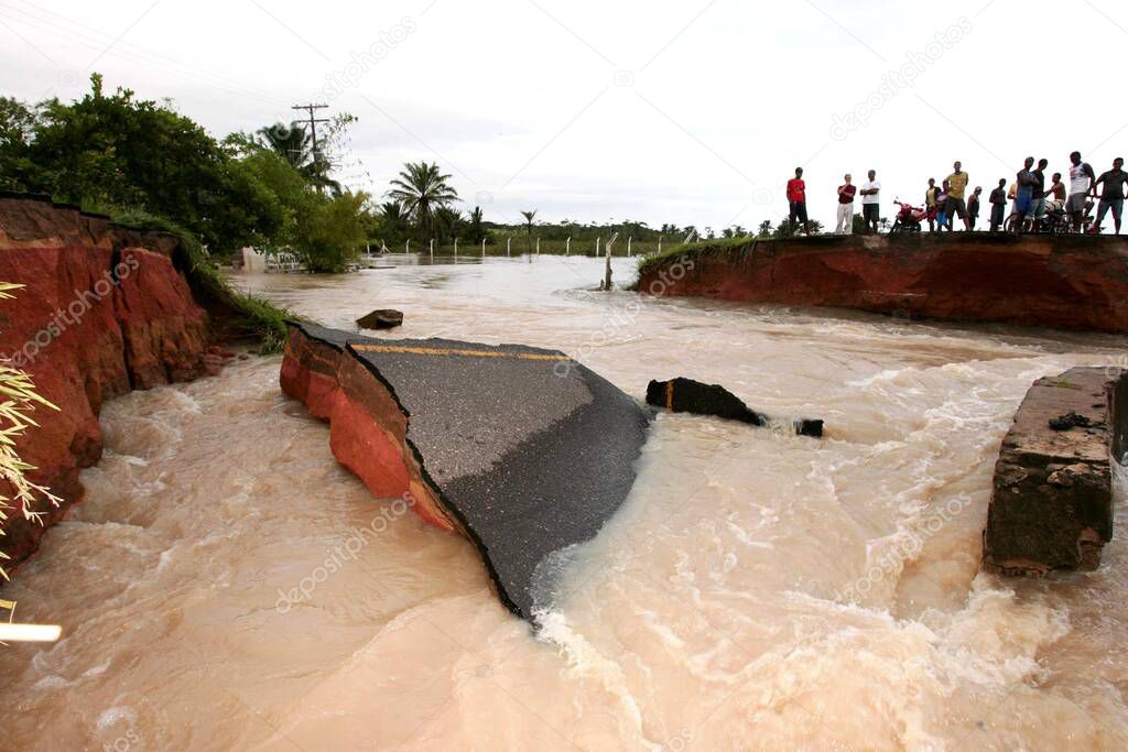 prado, bahia, Brasil - 7 de abril de 2010: personas que utilizan la ...