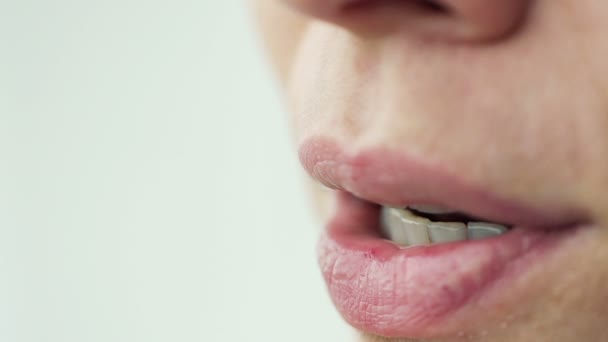 Close Up Lips Talking | Lipstutorial.org