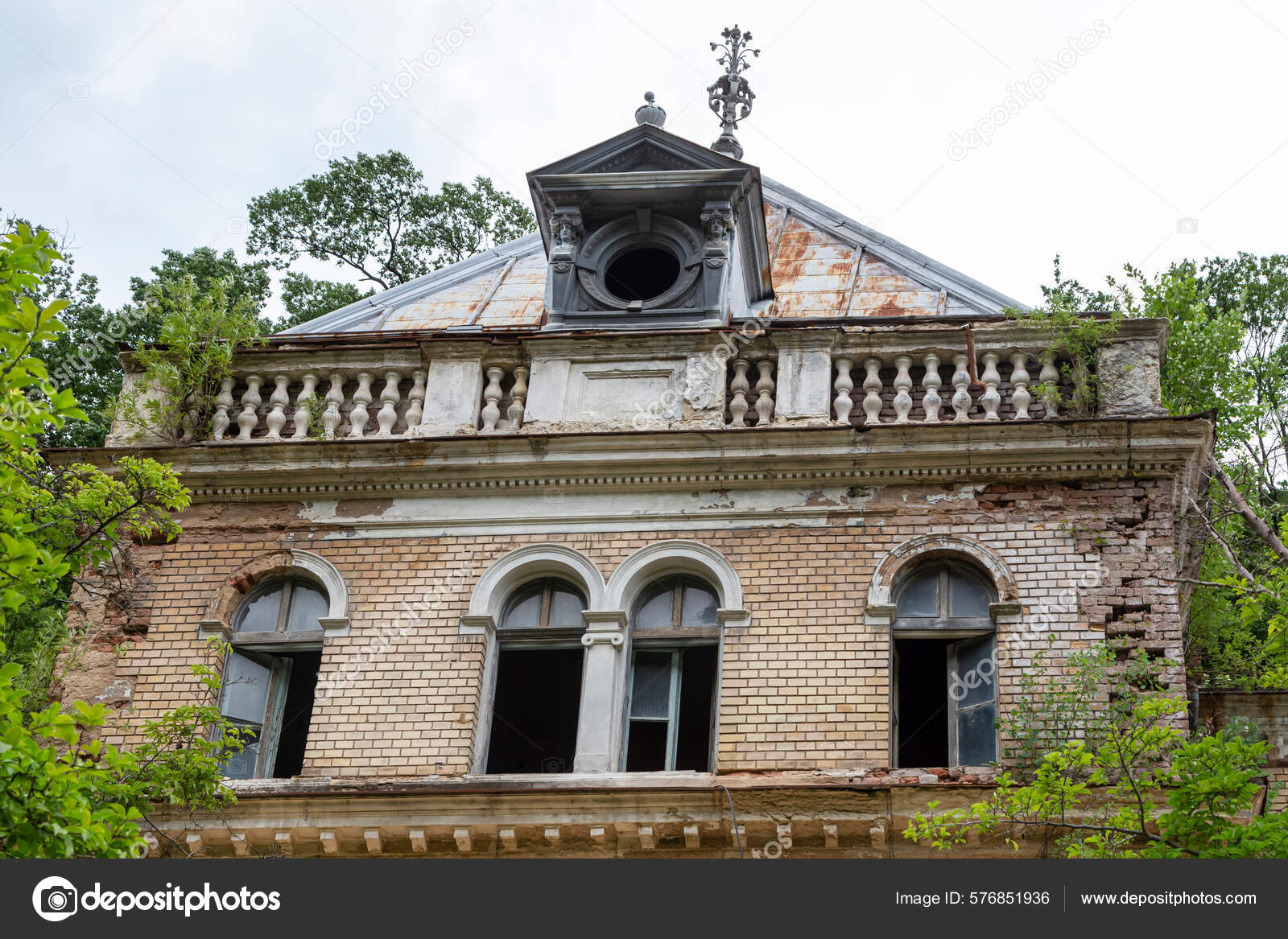 Baile Herculane Herculane Bath Romania June 2022 Old Buildings Old ...