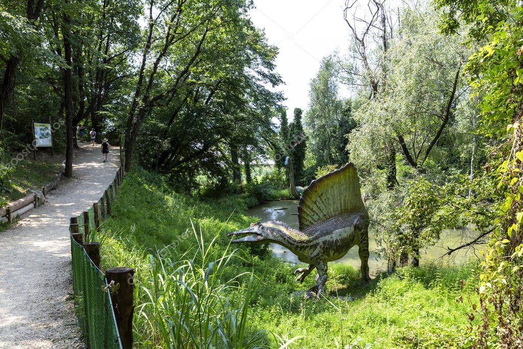 BUSSOLENGO, ITALIA, 2019 20 de julio: reconstrucción de tamaño natural ...
