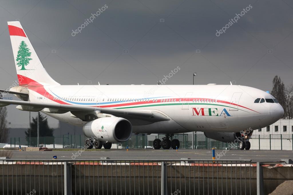 Mea de A330 — Foto editorial de stock © rebius #40017785