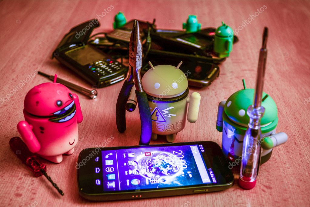 Android service, repair smartphone — Stock Editorial Photo © jardys ...