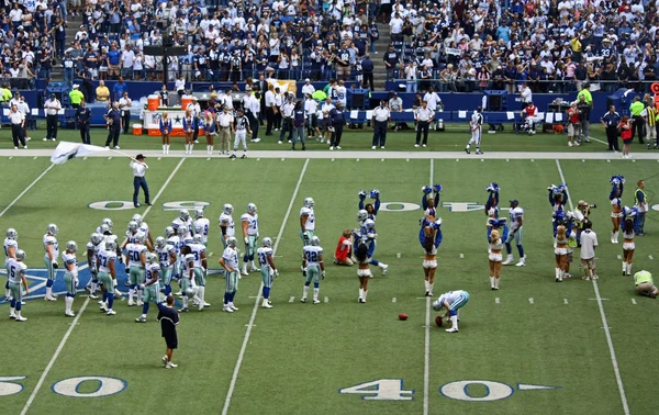 Cowboys Cheerleaders Pregame – Stock Editorial Photo © bellafotosolo ...