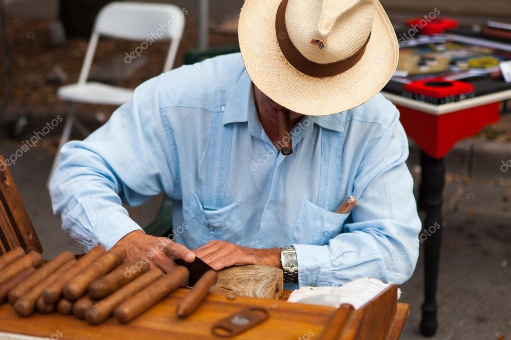 Cigar maker — Stock Photo © fotoluminate #43760101