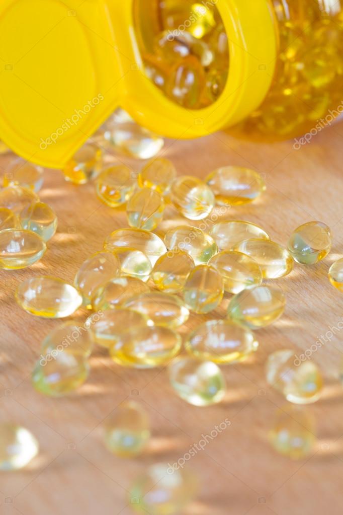 Fish oil capsules — Stock Photo © paketesama #39895855