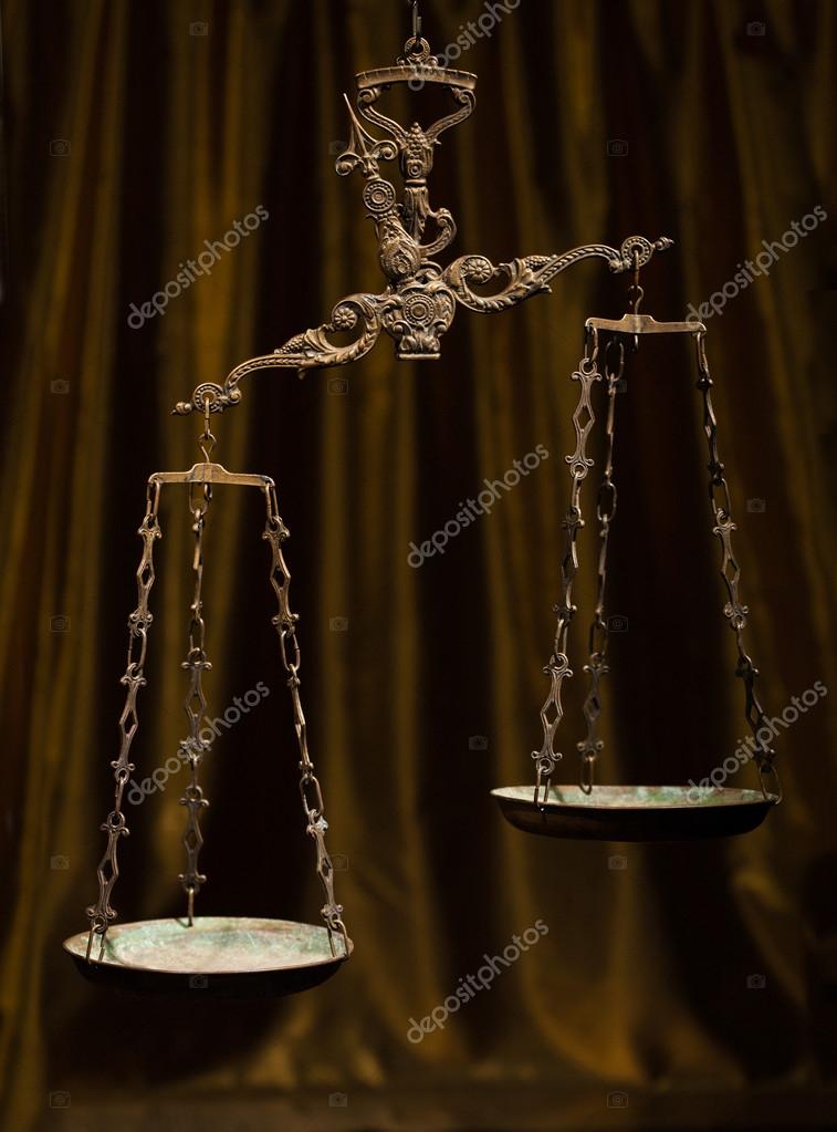 Antique rusty weighing scale Stock Photo by ©paketesama 39898047