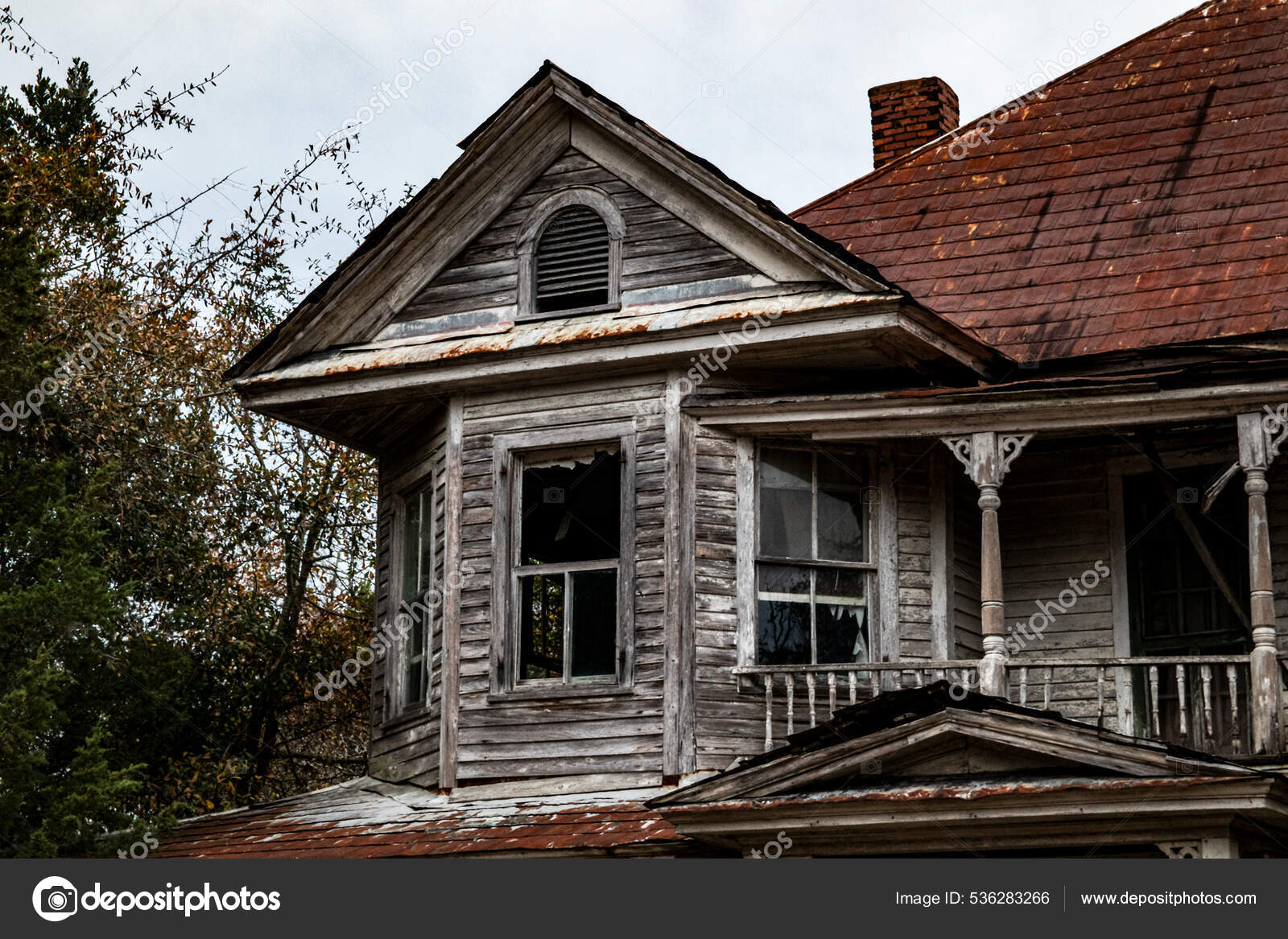 Old Abandoned Dilapidated Creepy Scary House Rural Georgia — Stock ...