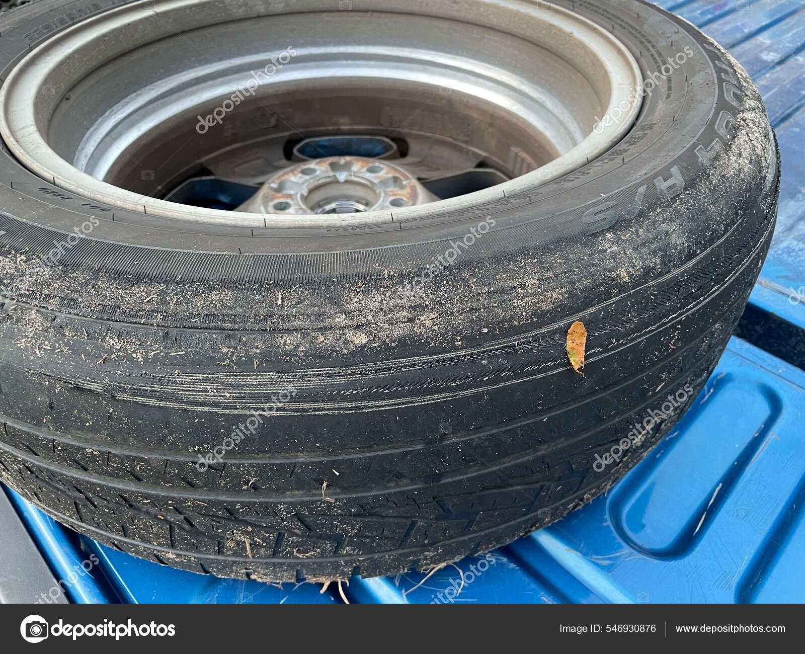 Upside Bad Tire Bed Blue Pickup Truck — Stock Editorial Photo ...