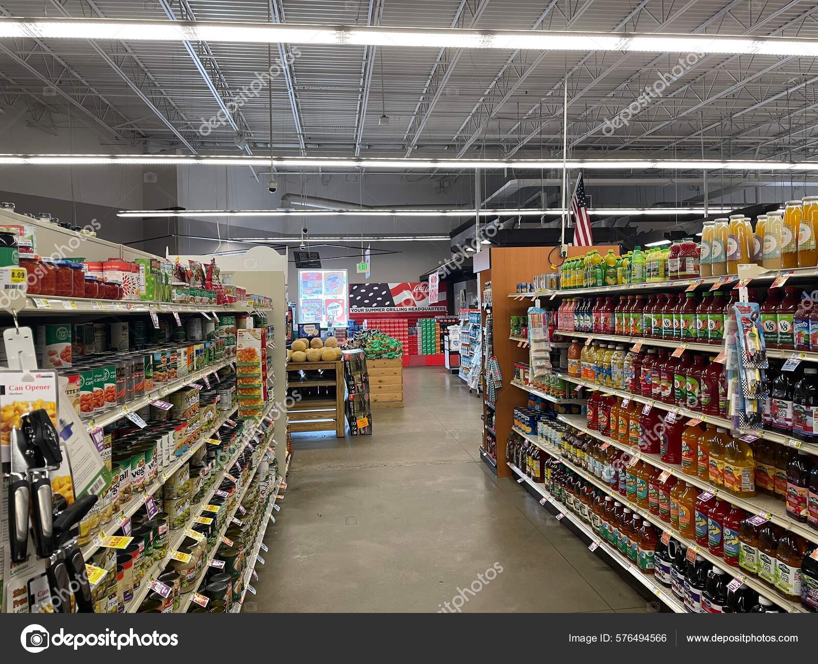 Hephzibah Usa Kjs Iga Retail Grocery Store Prices Looking Drink — Stock Editorial Photo ...