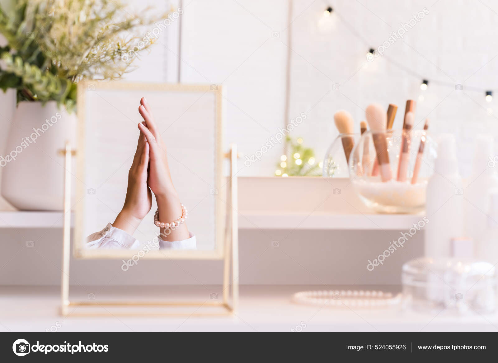 Reflection Table Mirror Woman Hand Pearl Bracelets Female Party ...