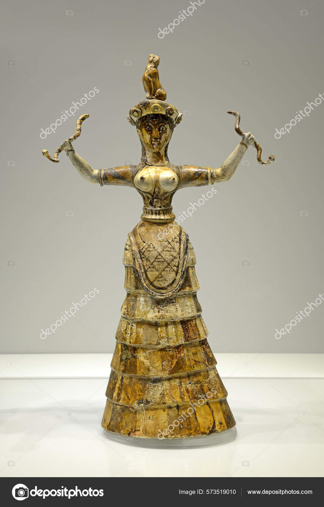 Crete Greece Figurine Snake Goddess Heraklion Archaeological Museum ...