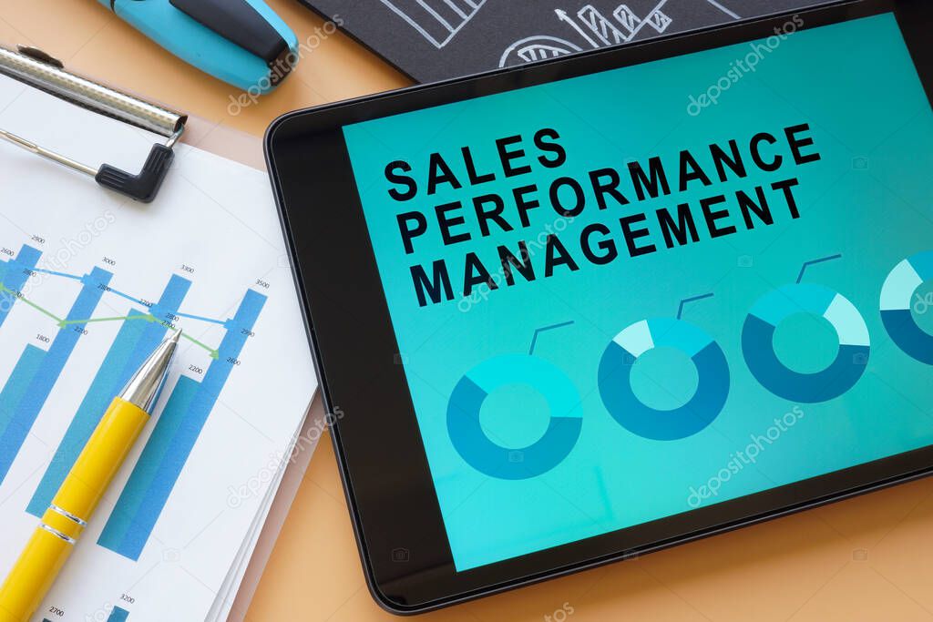 Tableta con software SPM de gestión del rendimiento de ventas. 2024