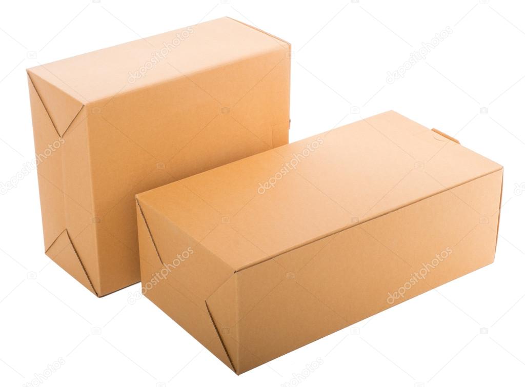 Dos cajas de cartón cerradas aisladas sobre fondo blanco 2022