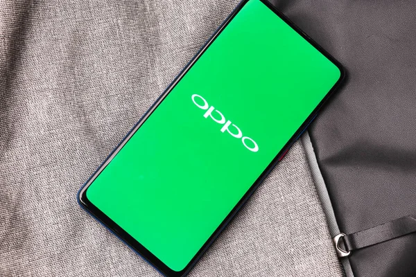 Es bueno el celular oppo images libres de droit, photos de Es bueno el ...