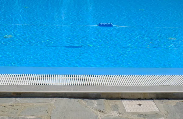 Piscine rectangulaire images libres de droit, photos de Piscine ...