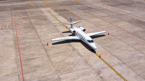 Wing covers Stock Photos, Royalty Free Wing covers Images | Depositphotos