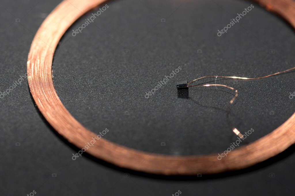 Diferentes tipos de chips con chip de contacto, chip RFID y otra ...