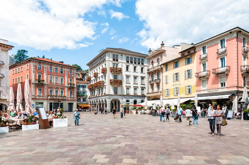 Piazza riforma de lugano — Fotografia de Stock Editorial © elesi #49606761