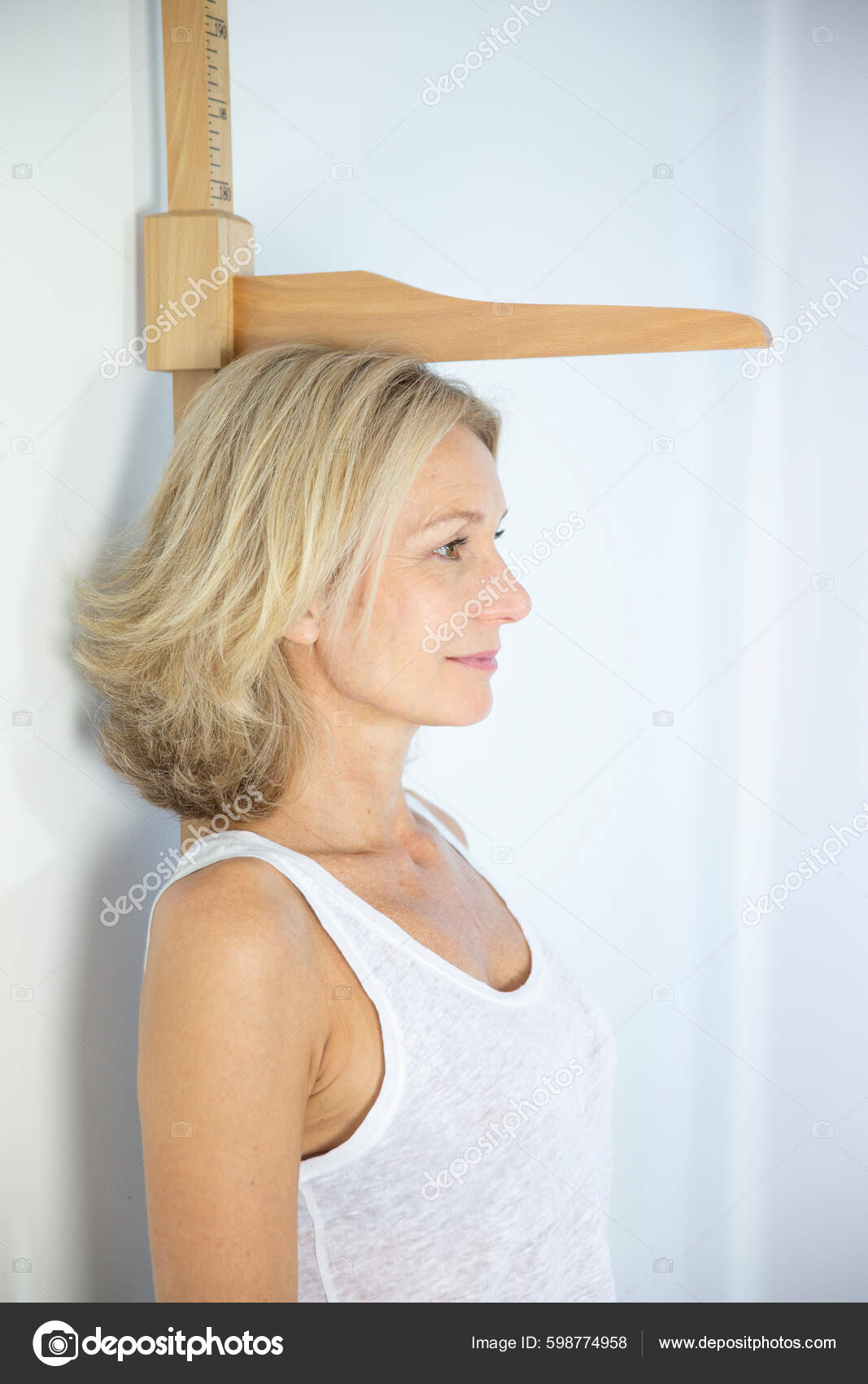 Woman Measuring Herself Height Measuring Rod — Stock Photo ...