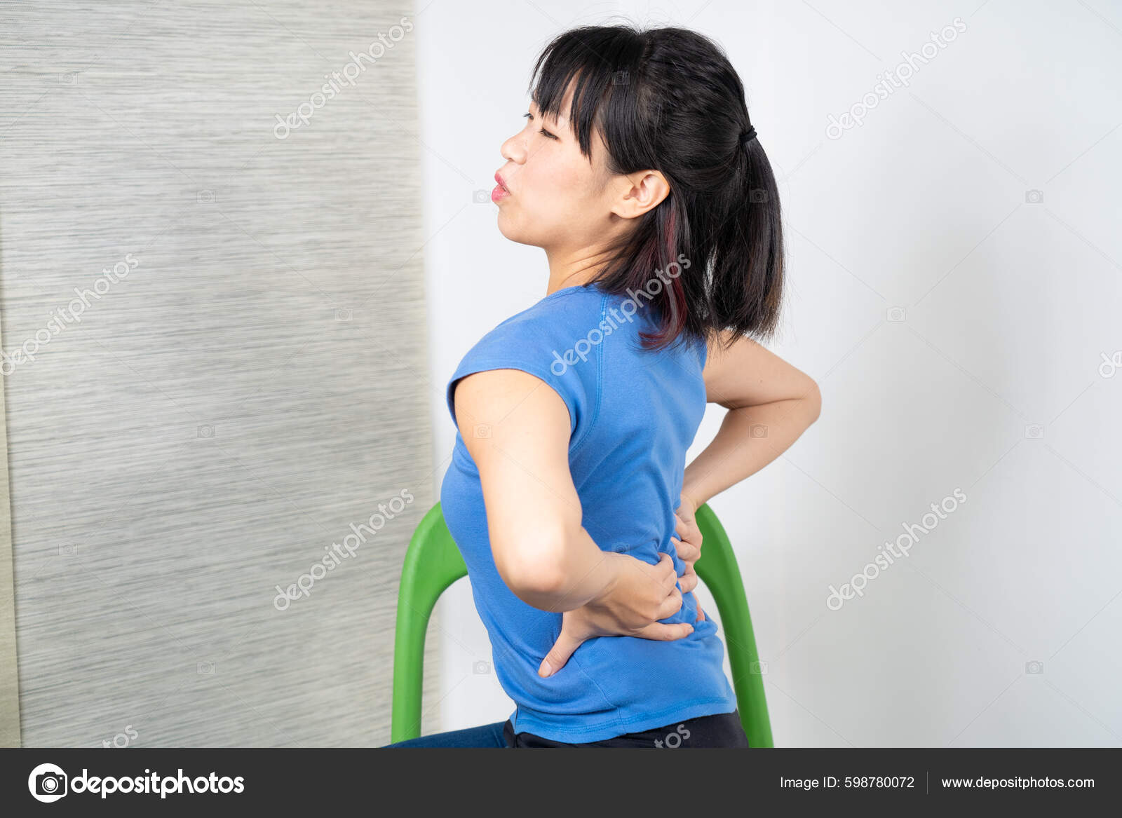 Lower Back Pain Asian Woman — Foto de stock © imagepointfr #598780072