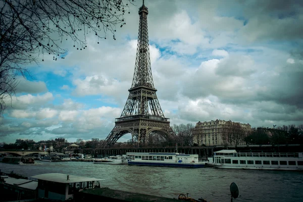 Paris fundo azul fotos de stock, imágenes de Paris fundo azul sin ...