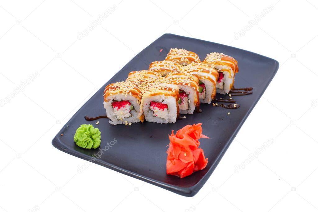 Mariscos japoneses Sushi roll aislado en blanco de cerca. Restaurante ...